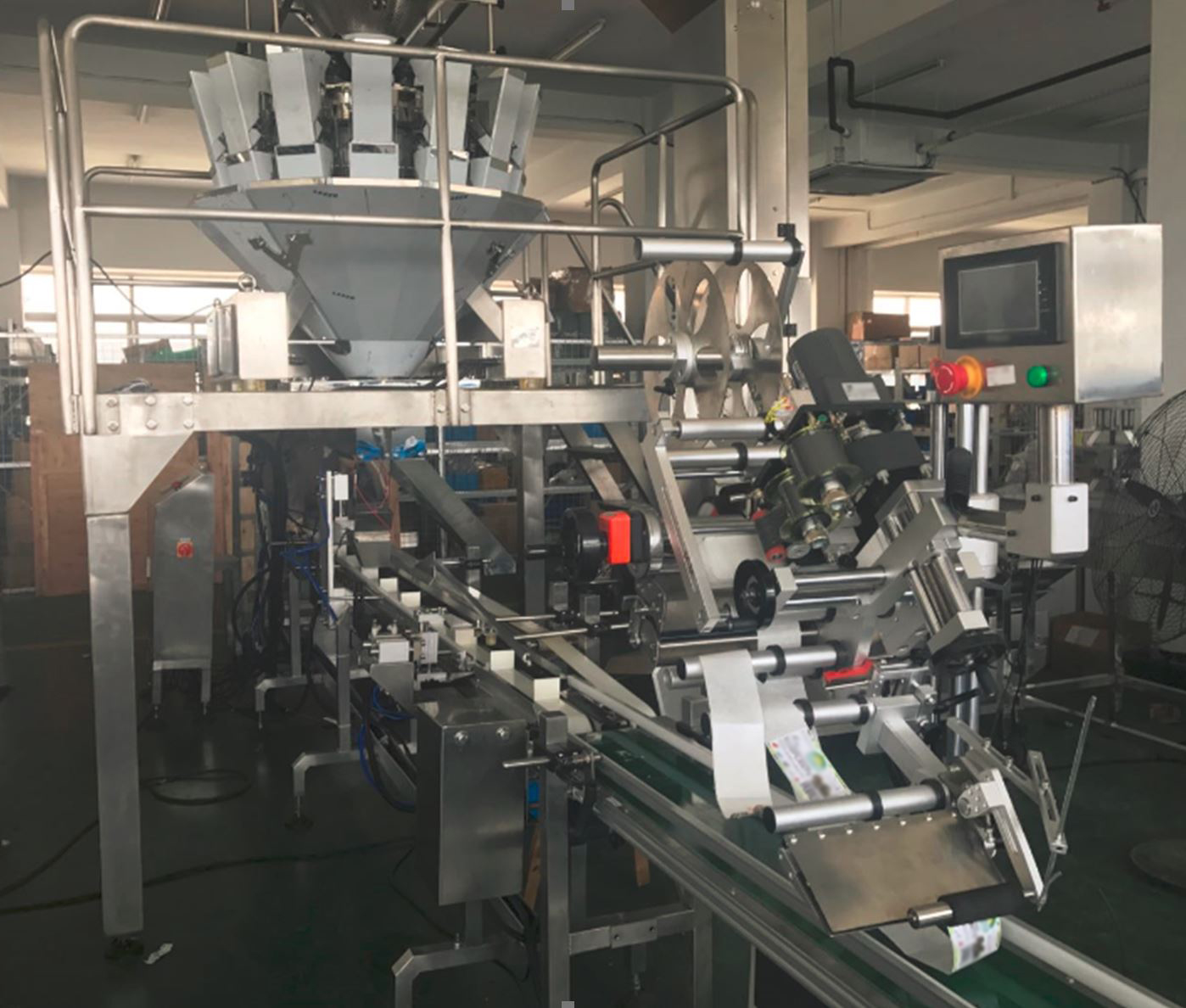 Linie ambalare legume fructe la caserole cu sortare si etichetare ...